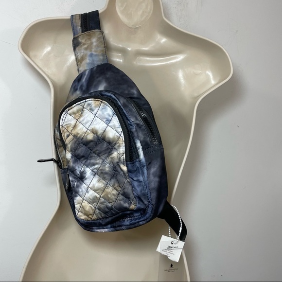 sol and selene | Bags | Nwt Sol And Selene Womens On The Run Quilted ...